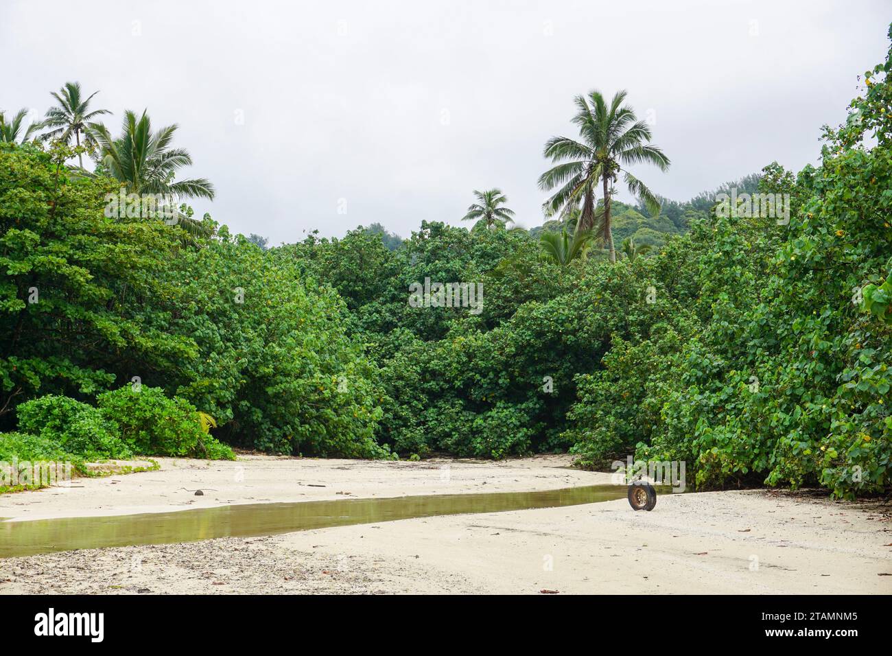 Hotel ruins on beach hi-res stock photography and images - Alamy
