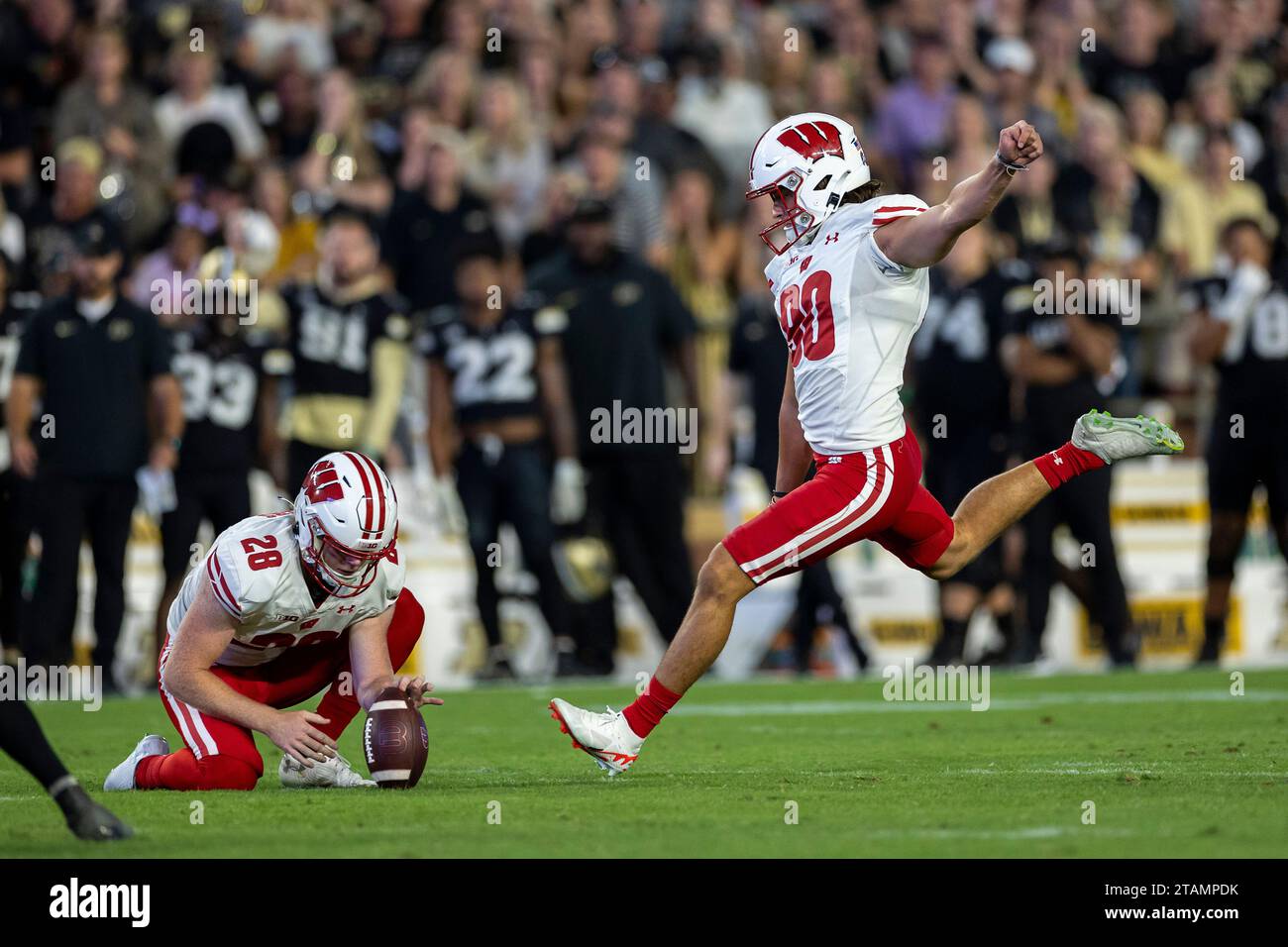 Wisconsin Badgers kicker Nathanial Vakos (90) kicks a field goal during ...