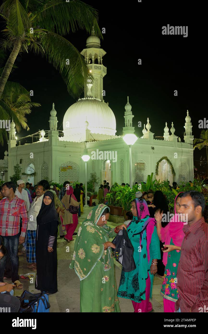 Mumbai islamic site hi-res stock photography and images - Alamy