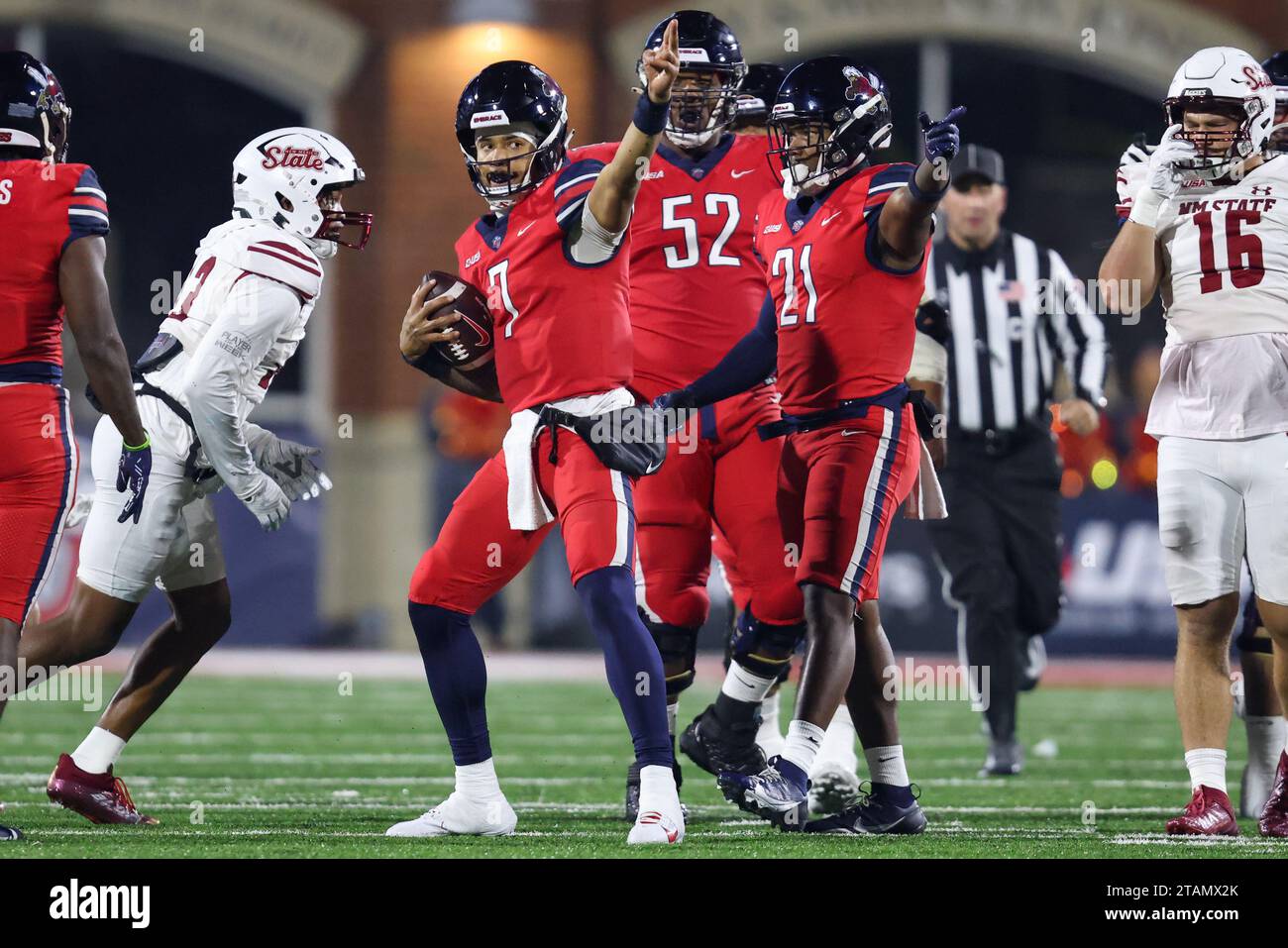 Lynchburg, Virginia, USA. 1st Dec, 2023. Liberty Flames quarterback ...