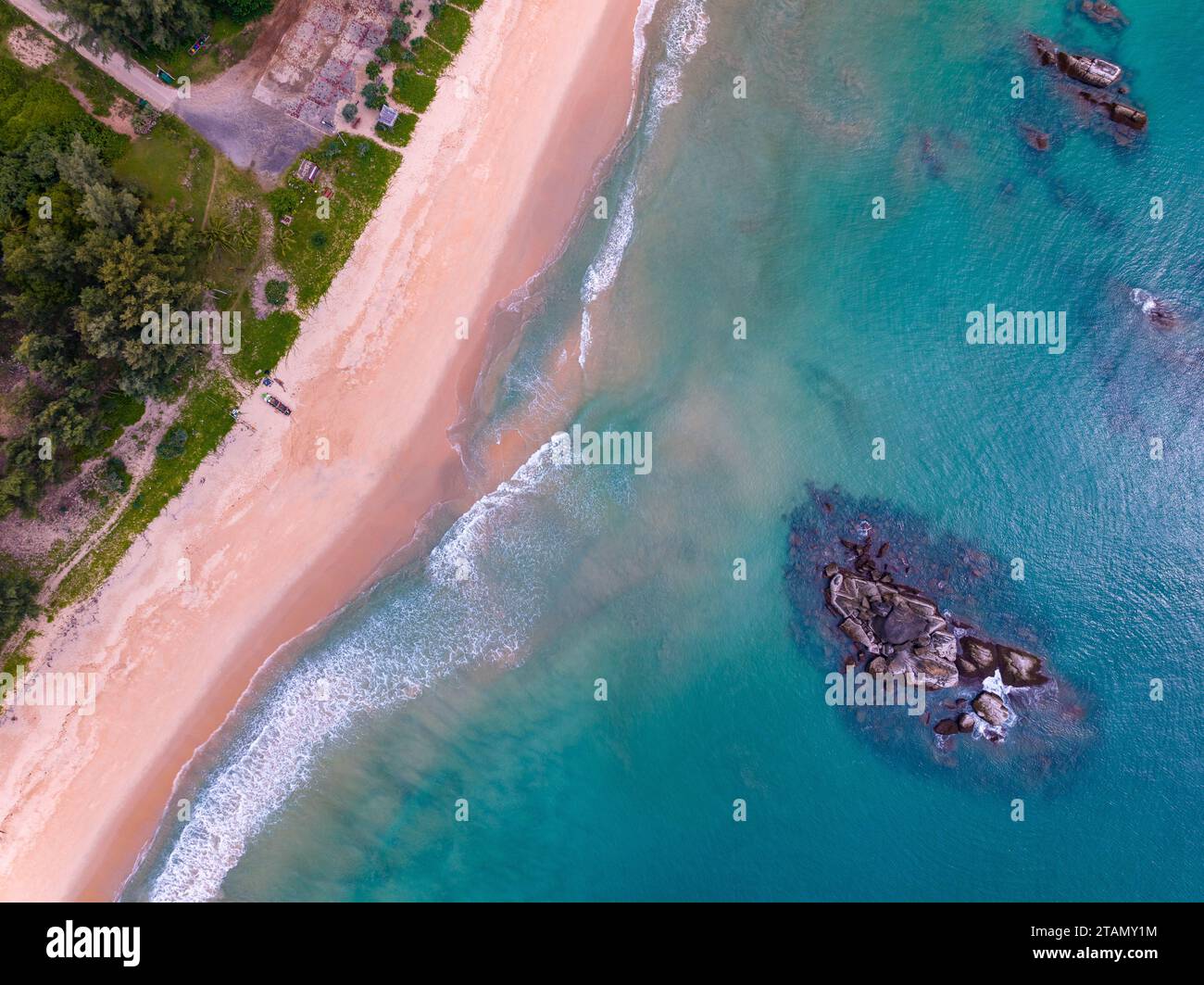Bird eye view seashore with wave crashing on sandy shore. Beautiful ...