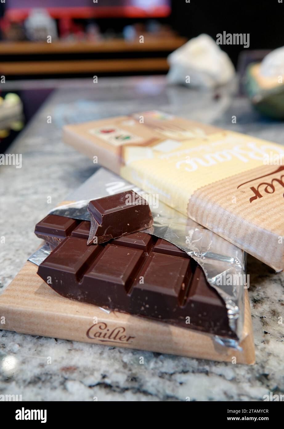 Advent chocolate bar hi-res stock photography and images - Alamy