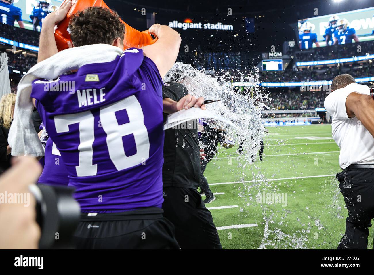 Gatorade shower football hi-res stock photography and images - Alamy