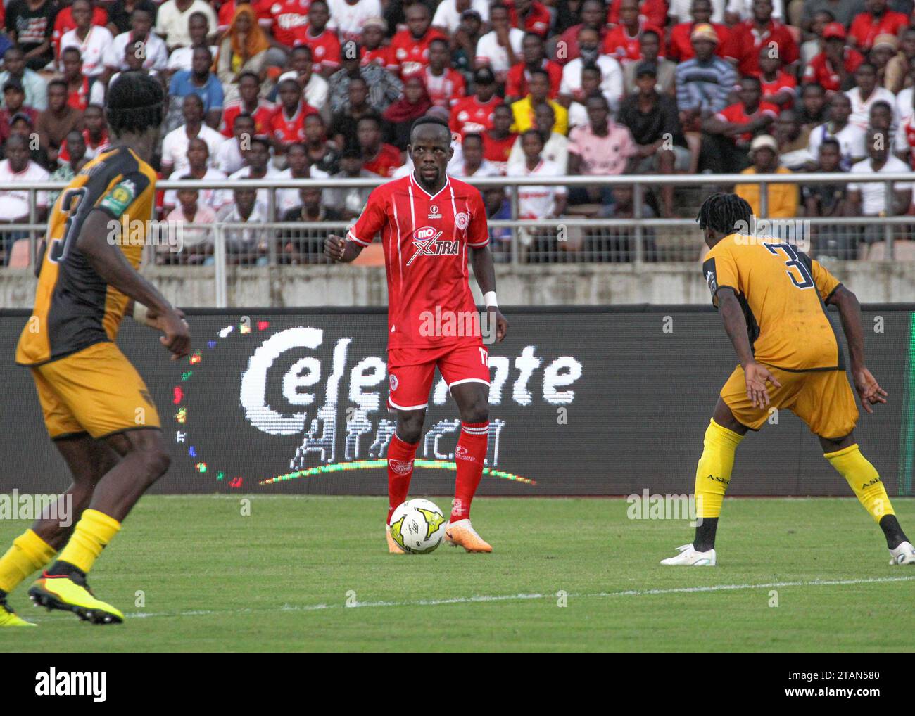 DAR ES SALAAM, TANZANIA - NOVEMBER 25: CLATOUS CHOTA CHAMA of Simba and ...