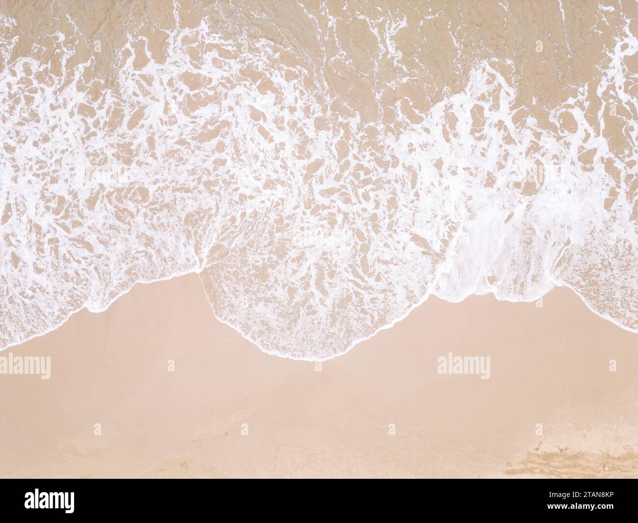 Seashore transparent water overhead aerial hi-res stock photography and ...