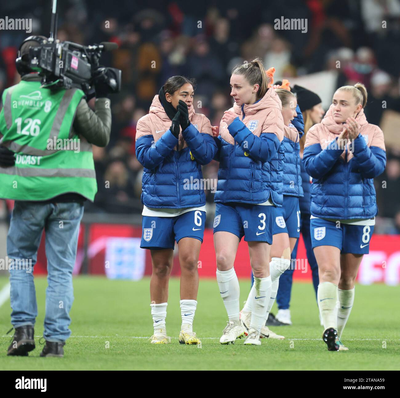 L r chelsea women jessica carter hi-res stock photography and images ...