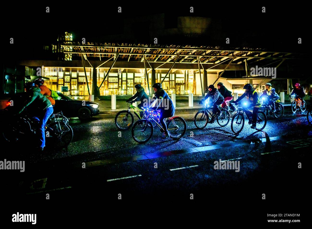 Our streets our nights cycle ride edinburgh hi-res stock photography ...