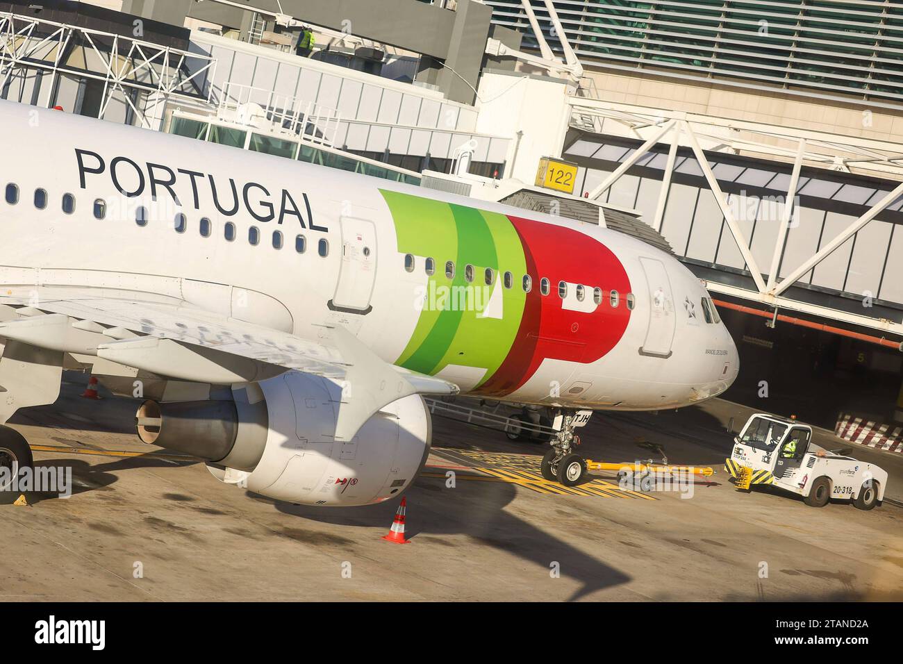 Lissabon, Portugal am 1. Dezember 2023 Aeroporto, Airport Humberto ...