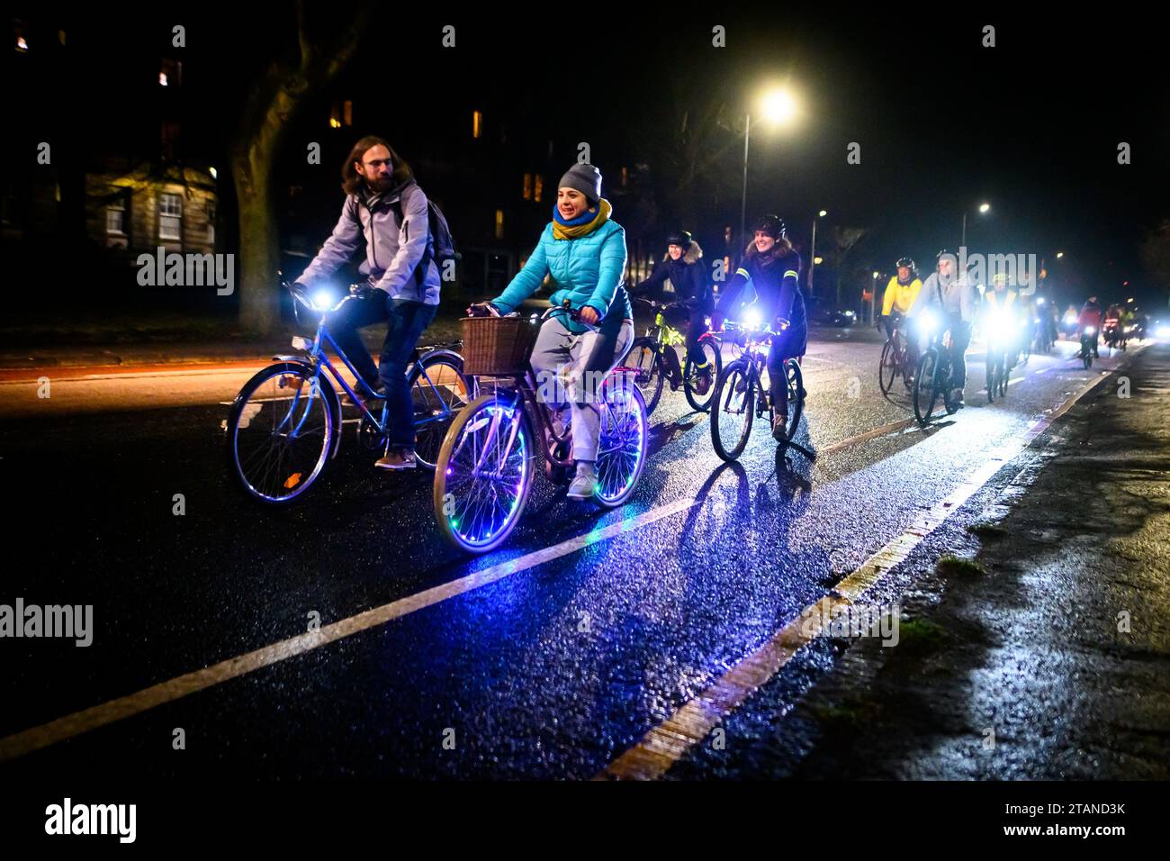 Our streets our nights cycle ride edinburgh hi-res stock photography ...