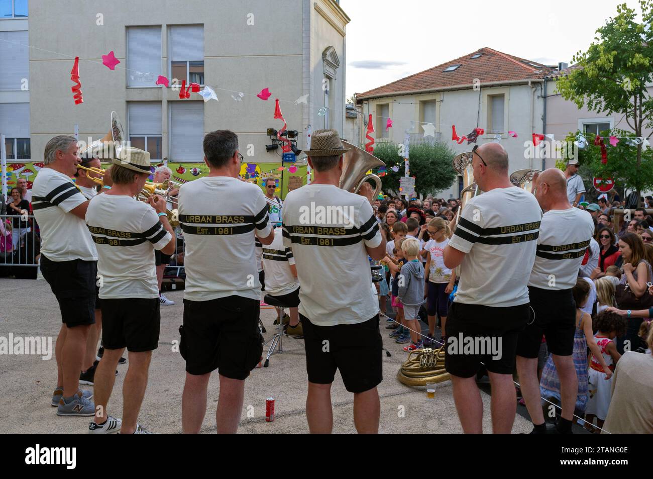 Bullet points led by brass bands. Fanfare Festival in the Beaux-Arts ...