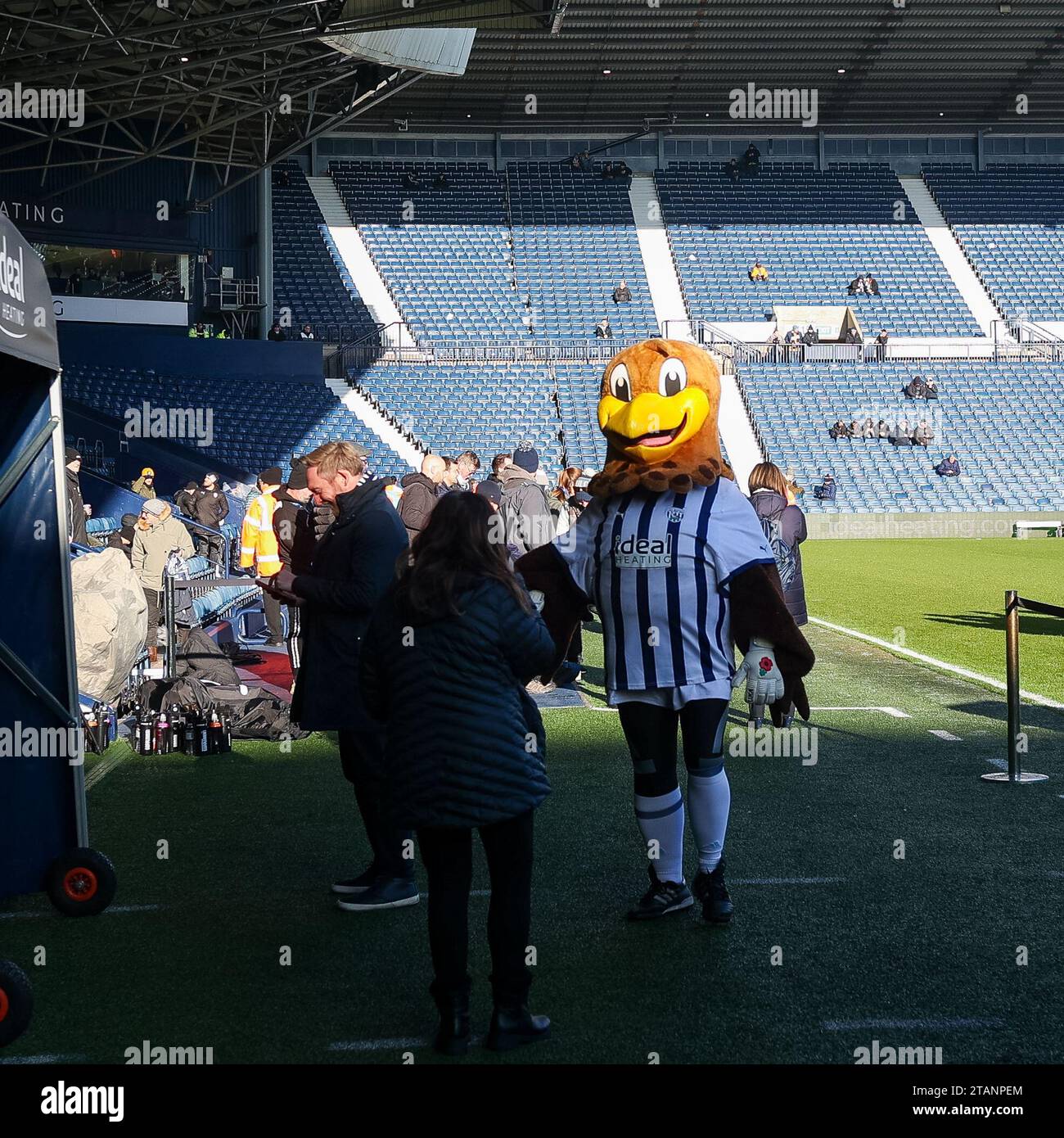 Leicester city mascot hi-res stock photography and images - Alamy