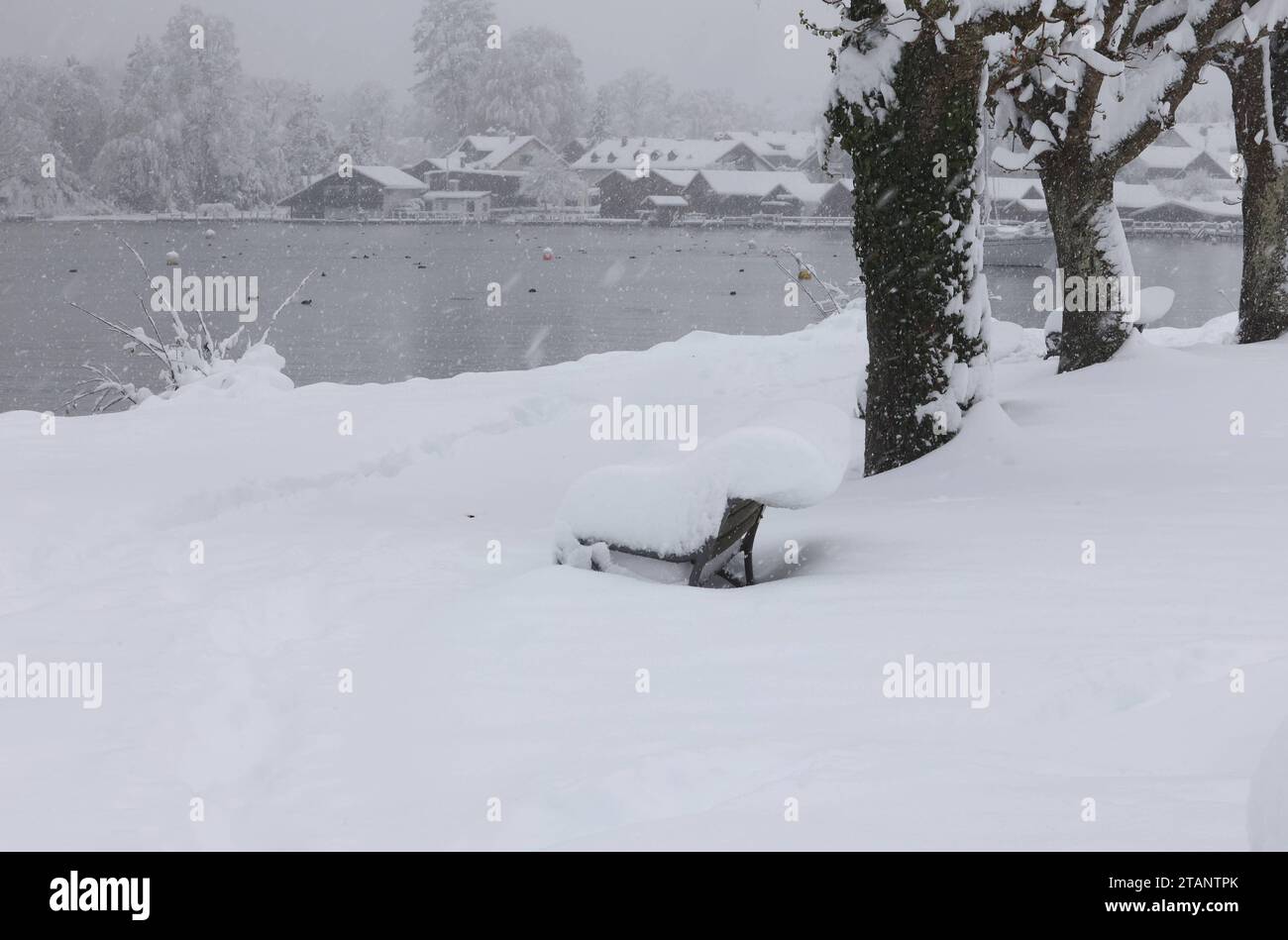 Tutzing, Bayern, Deutschland 02. Dezember 2023: Eine Wintertag in ...