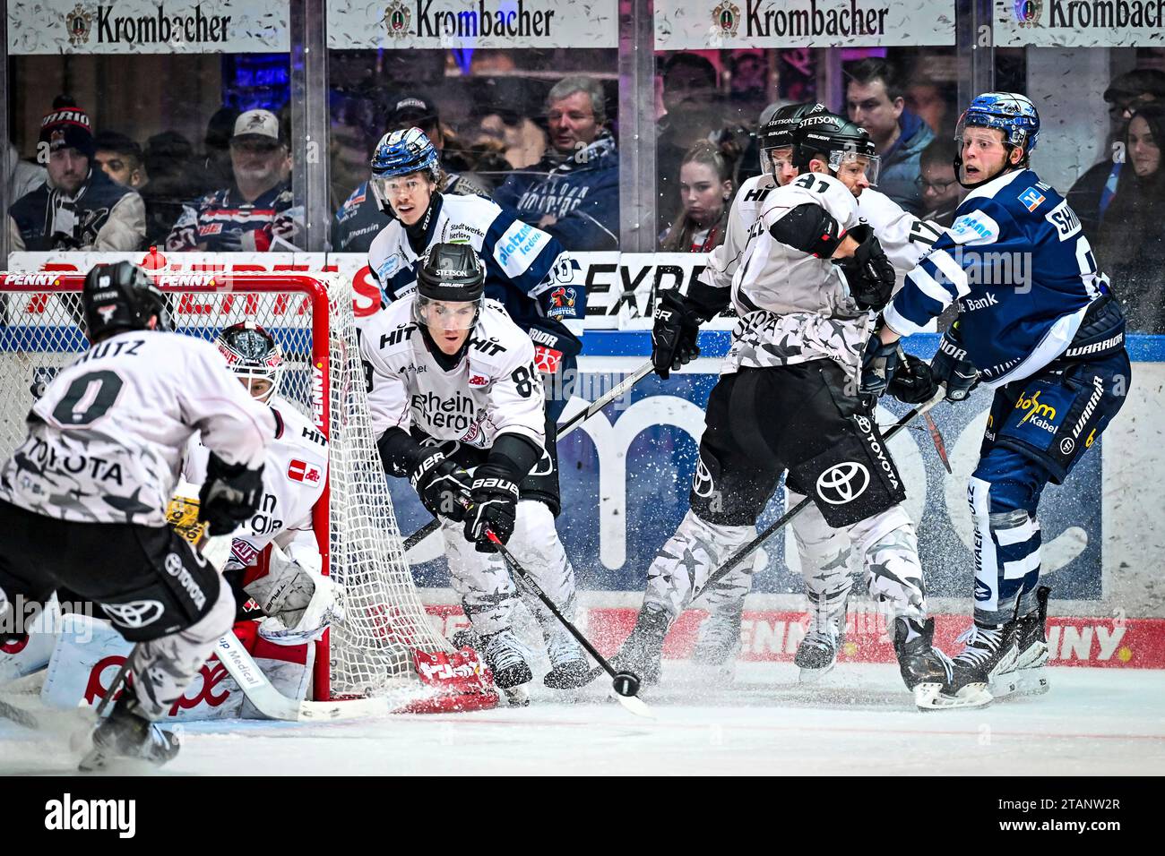 Iserlohn, Deutschland. 01st Dec, 2023. Gregor MacLeod (Koelner Haie ...