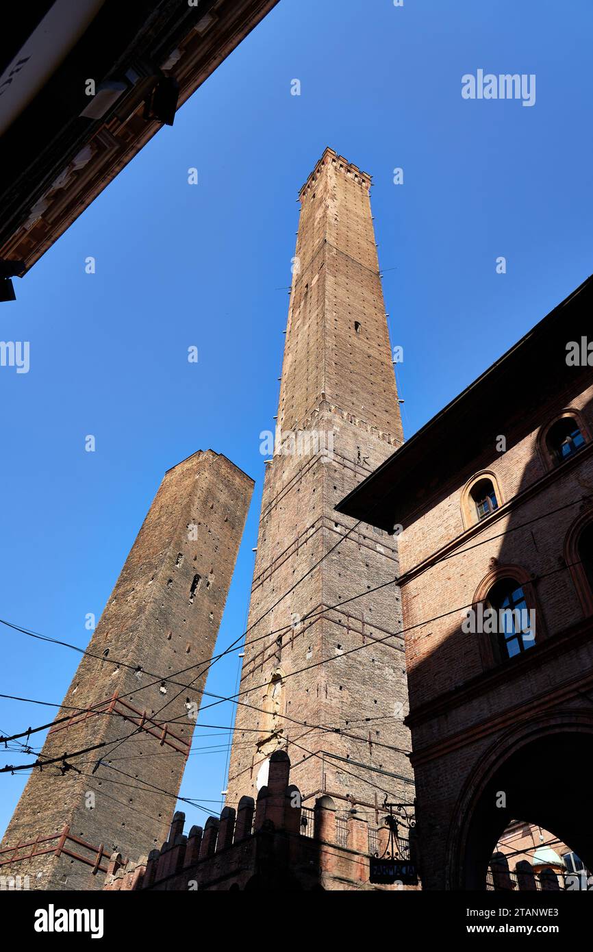 The Asinelli (centre) and Garisenda Towers, the Two leaning towers in ...