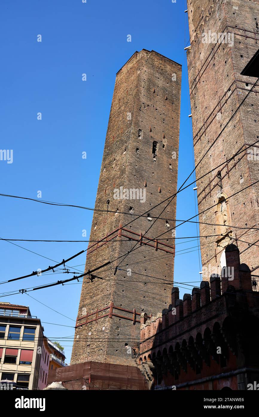 The Garisenda (centre) and Asinelli Towers, the Two leaning towers in ...
