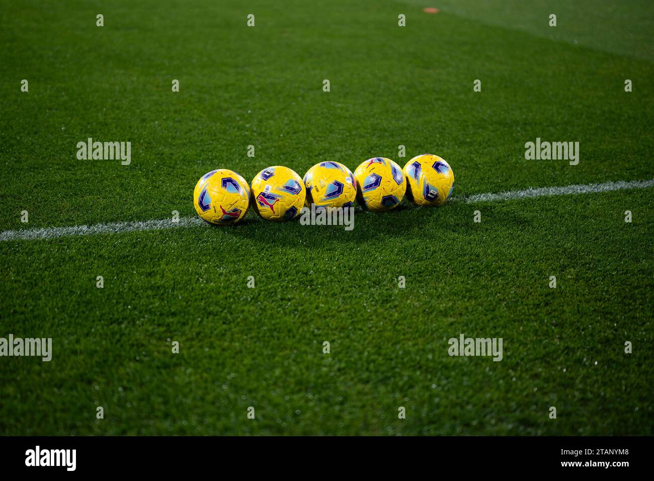 Puma balls hi-res stock photography and images - Alamy