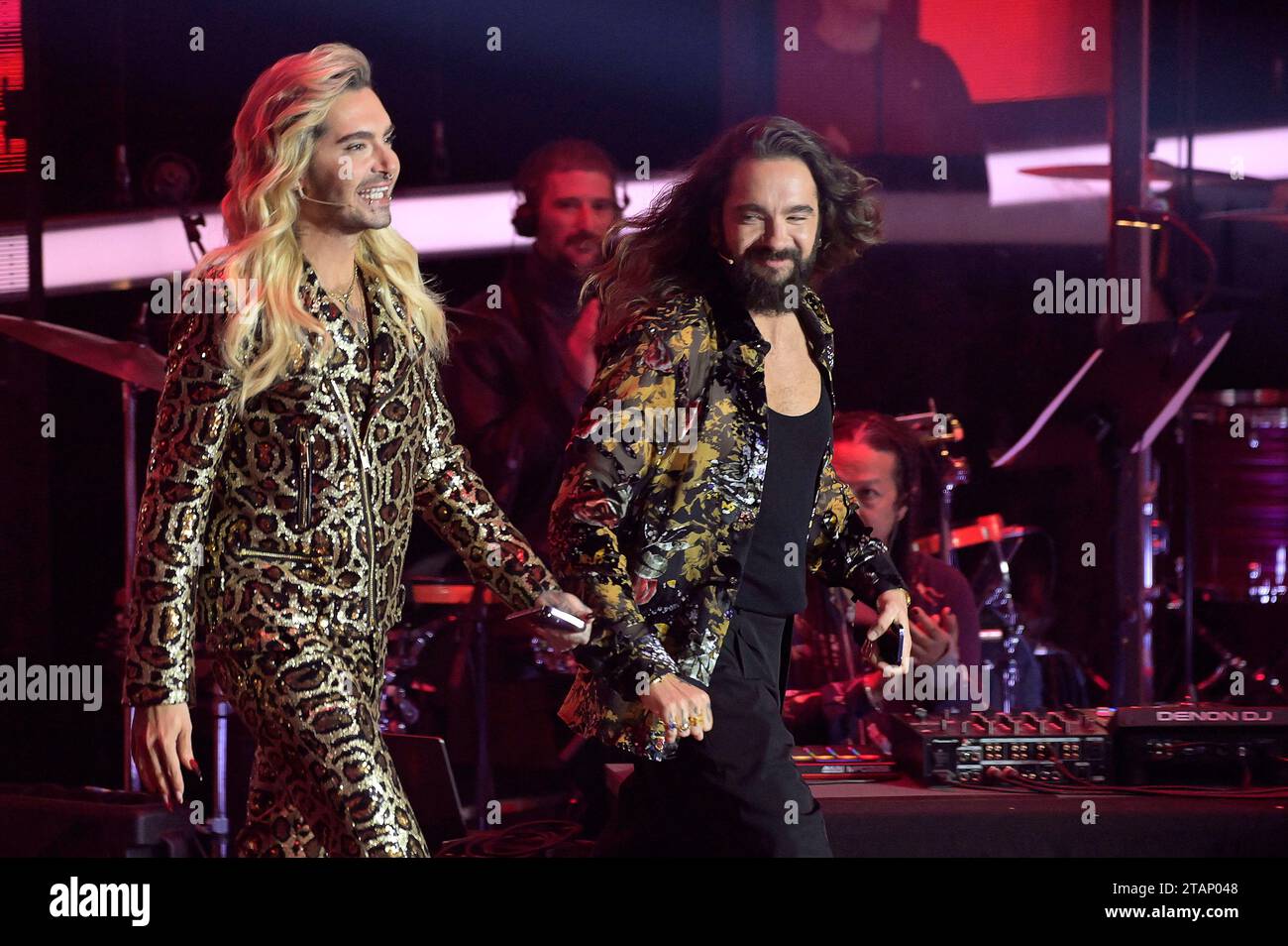 Bill Kaulitz und Tom Kaulitz im Halbfinale der 13. Staffel der ...
