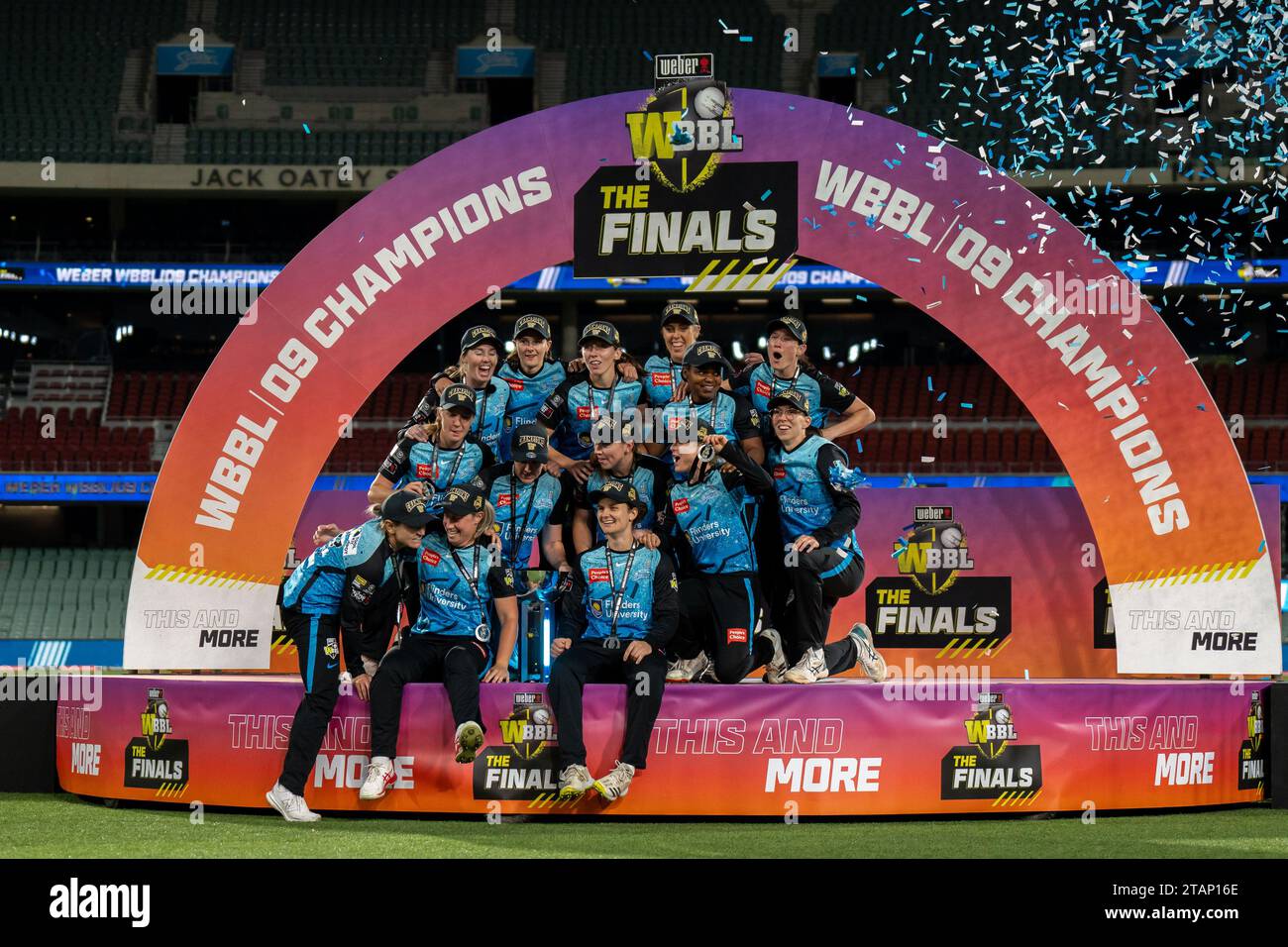 Big bash league trophy hi-res stock photography and images - Alamy