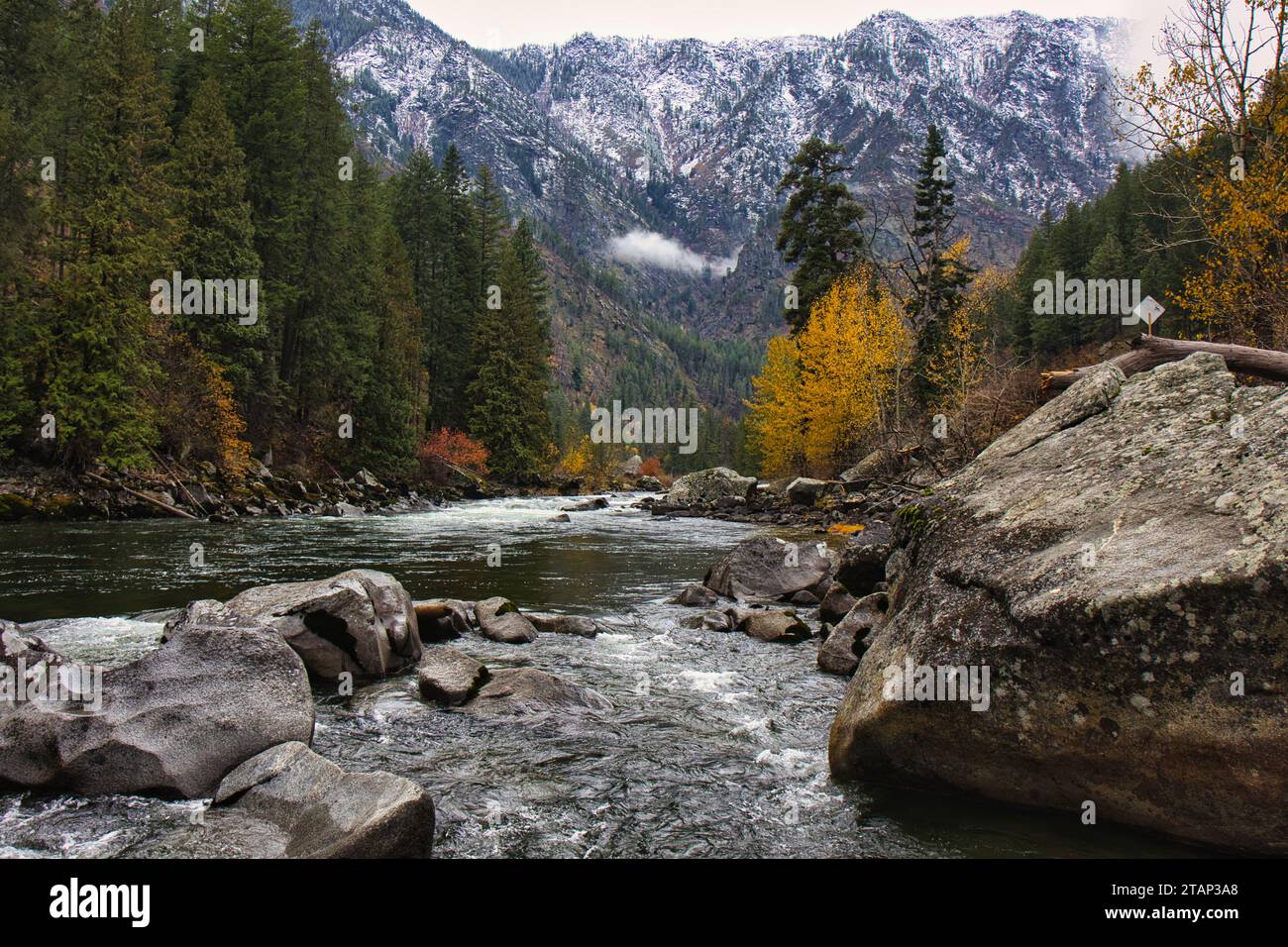 Cascade mountain range hi-res stock photography and images - Alamy