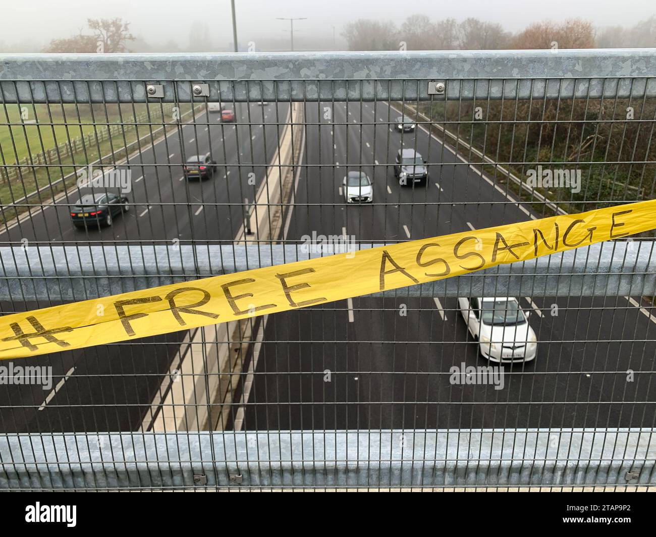 Tie a yellow ribbon army hi-res stock photography and images - Alamy