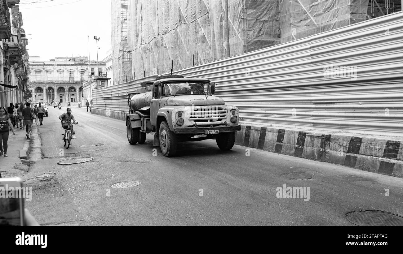 Zil 130 truck car hi-res stock photography and images - Alamy