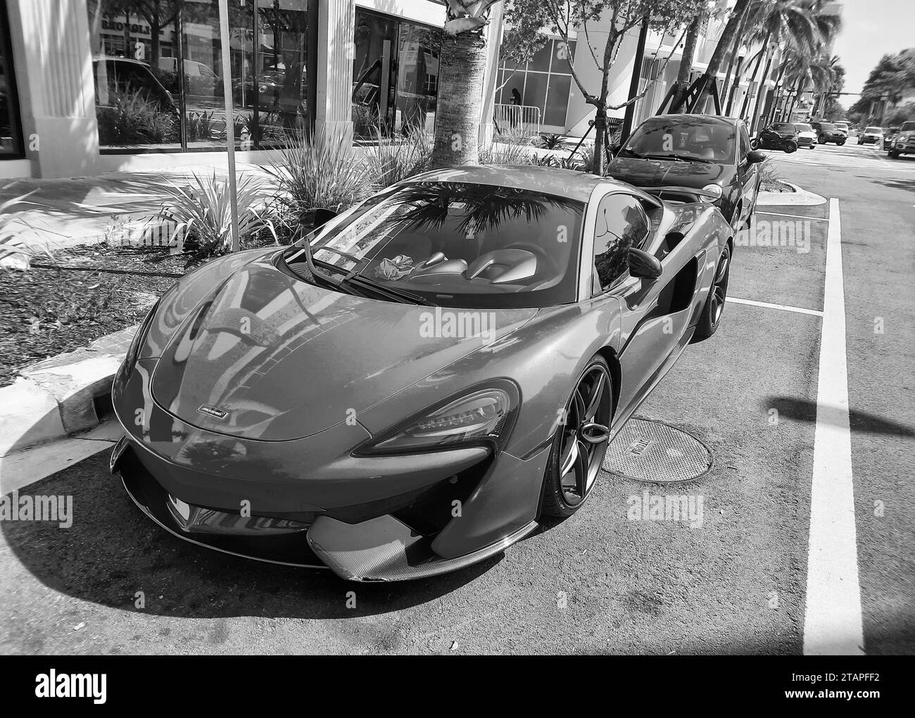 Car dealership los angeles Black and White Stock Photos & Images - Alamy