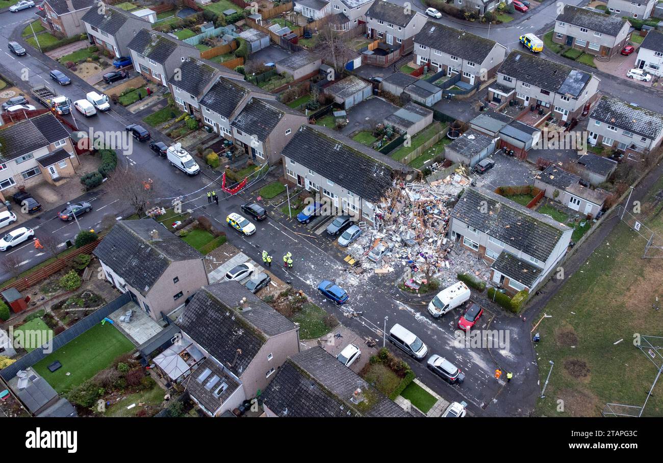 The scene on Baberton Mains Avenue, Edinburgh, after an 84-year-old man ...