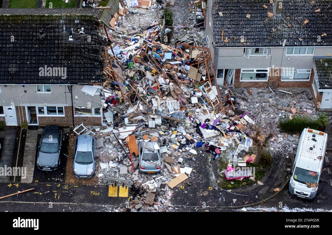 The scene on Baberton Mains Avenue, Edinburgh, after an 84-year-old man ...