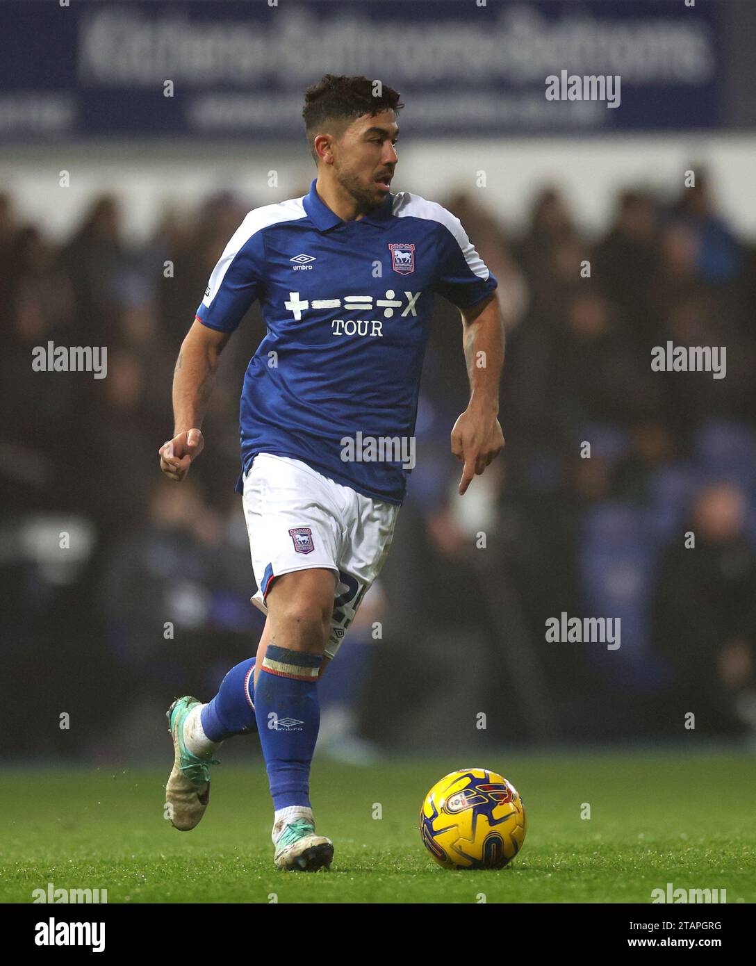 Ipswich Town's Massimo Luongo during the Sky Bet Championship match at ...