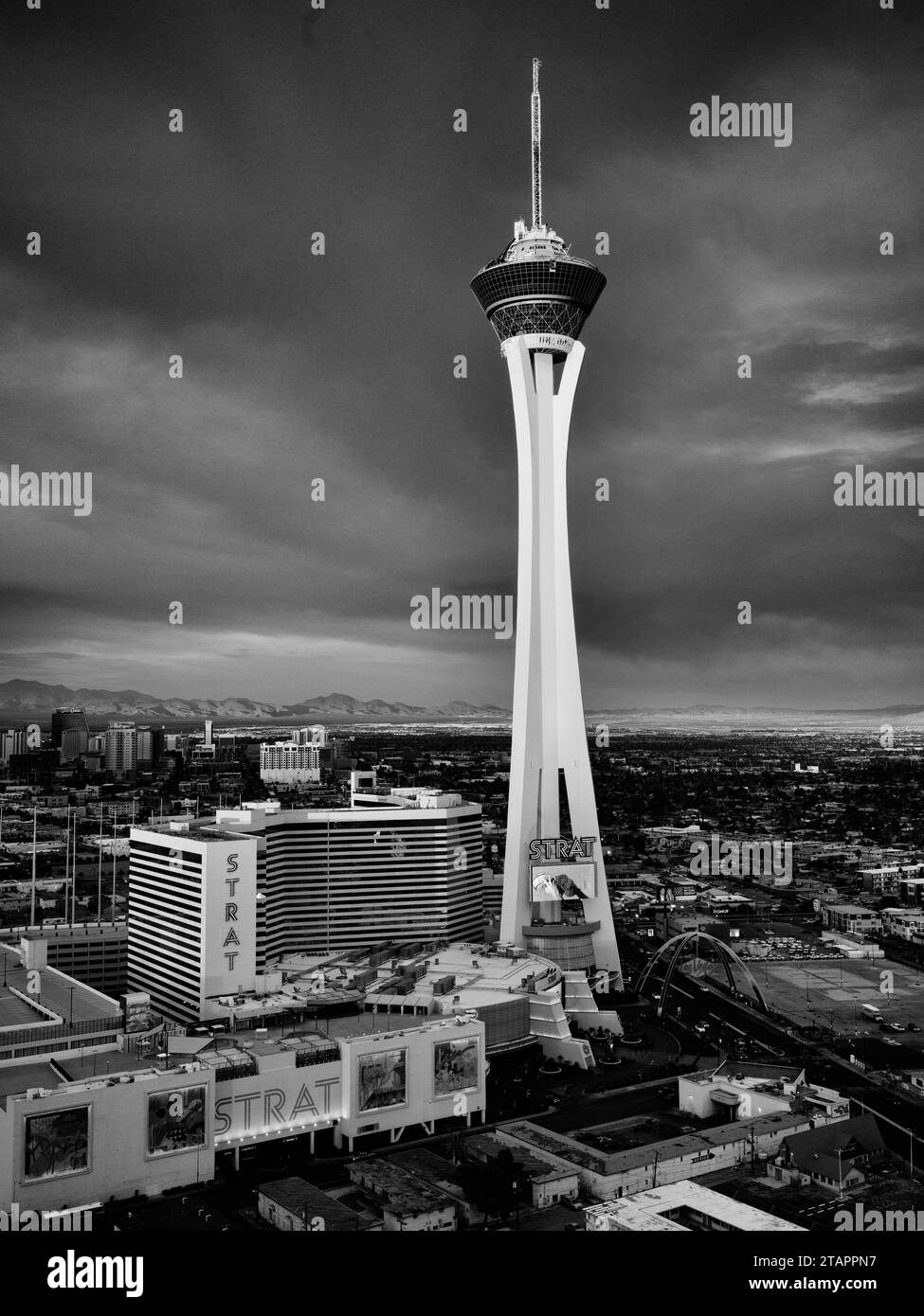 The strat and las vegas boulevard hi-res stock photography and images ...