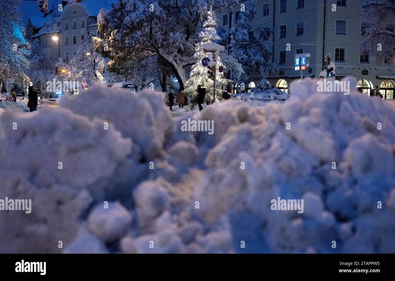 Behind the pile of snow hi-res stock photography and images - Alamy