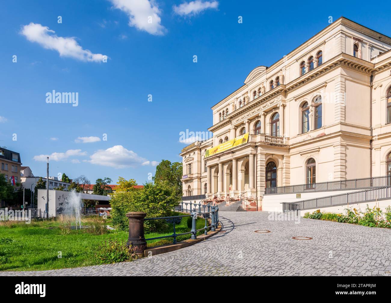 Zoo main entrance hi-res stock photography and images - Alamy