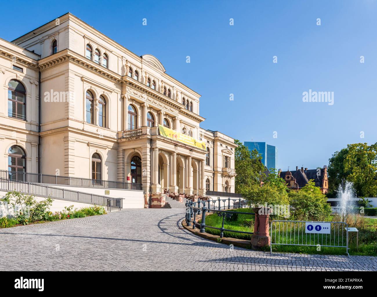 Zoo main entrance hi-res stock photography and images - Alamy
