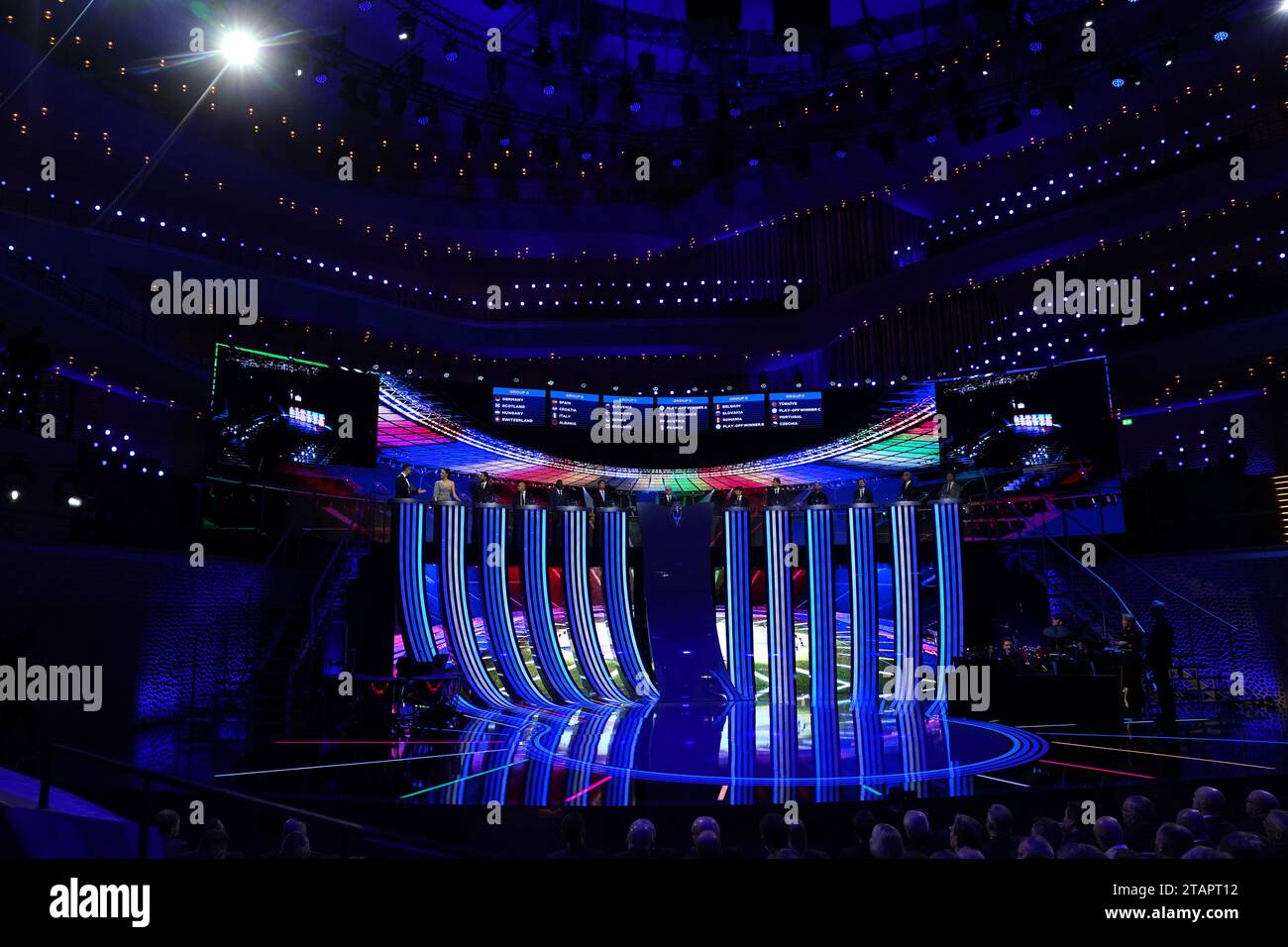 General view of the final groups shown on the LCD screens following the ...