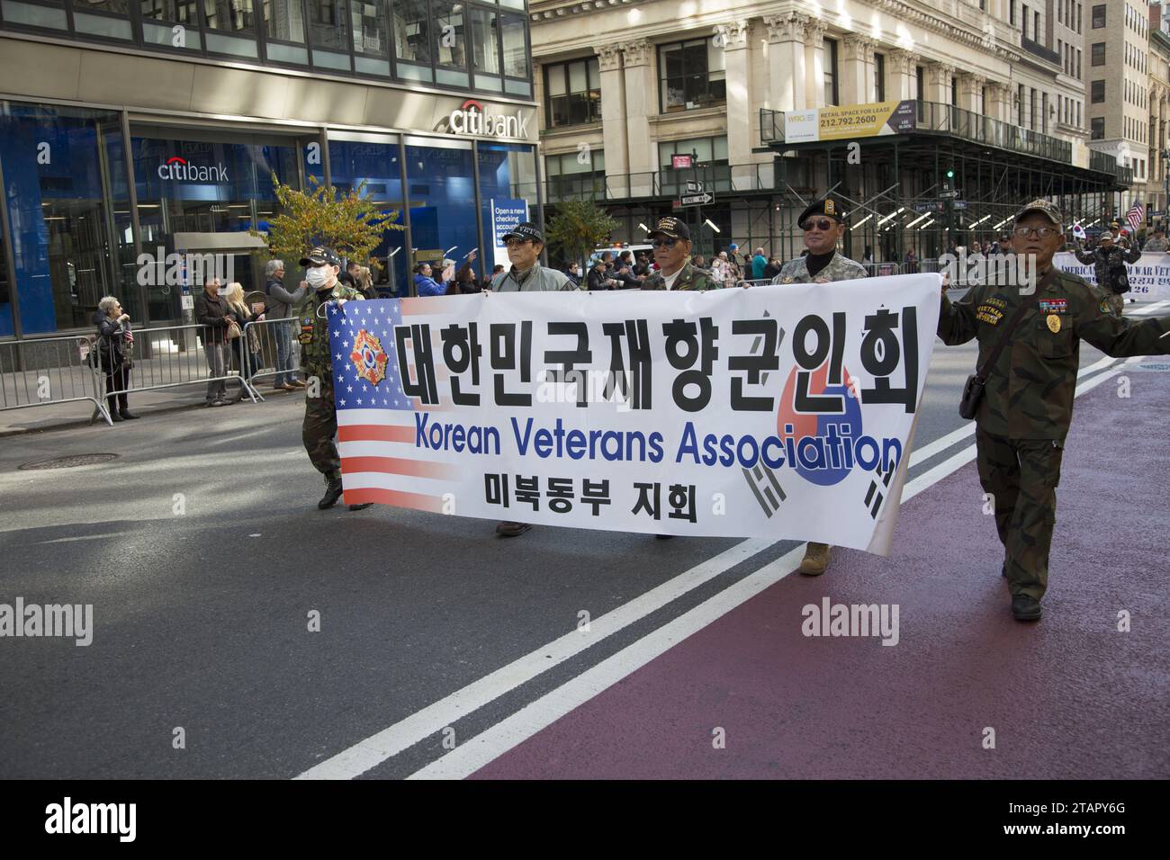 Tens of thousands marched in the New York City Veterans Day Parade ...