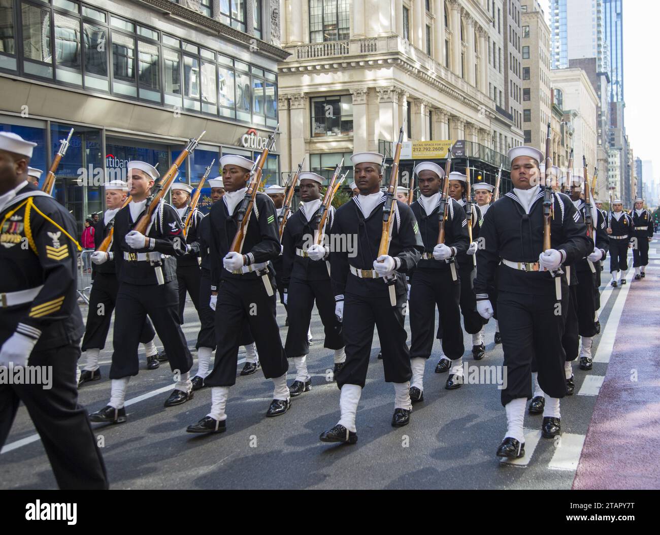 Tens of thousands marched in the New York City Veterans Day Parade ...