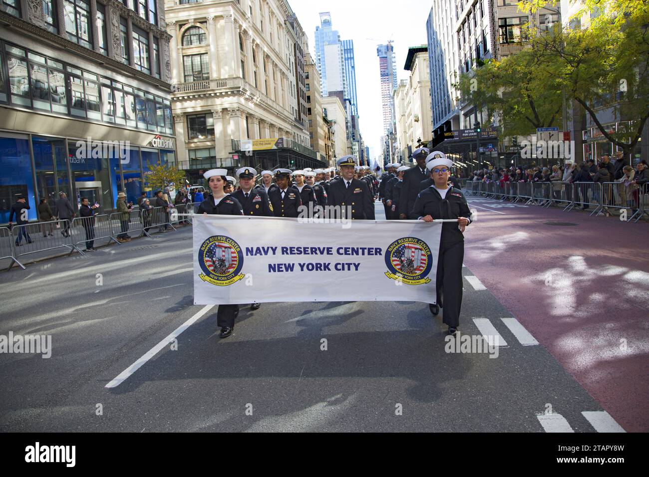 Tens of thousands marched in the New York City Veterans Day Parade ...