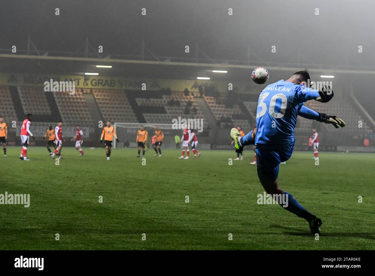 Goalkeeper Stephen McMullan (30 Fleetwood) takes free kick during the ...