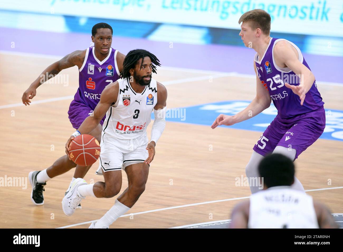 Goettingen, Deutschland. 02nd Dec, 2023. Malik Johnson (Bamberg Baskets ...