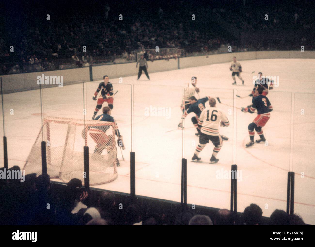 Bobby hull blackhawks hi-res stock photography and images - Alamy