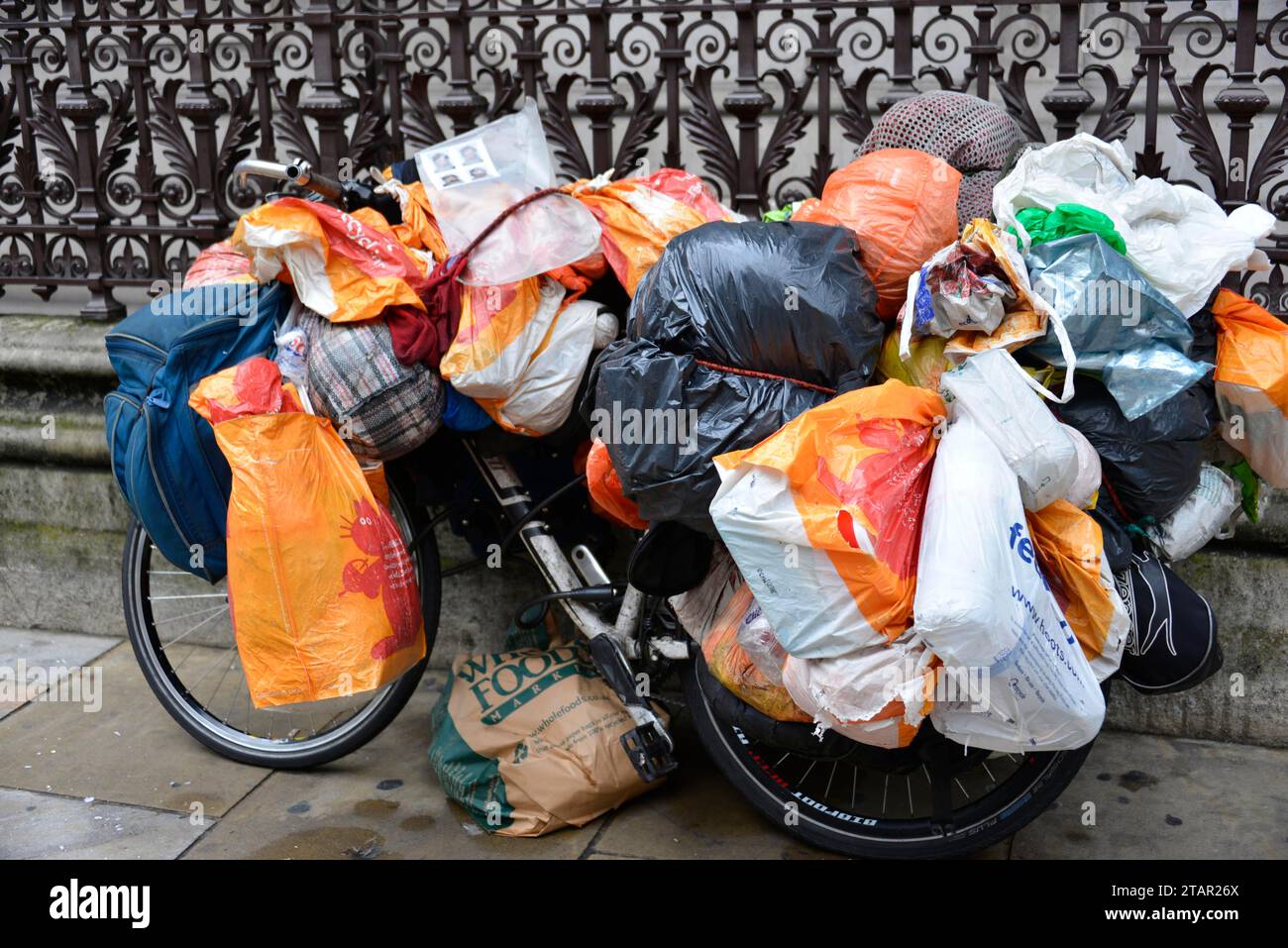 Mans bicycle hi-res stock photography and images - Alamy