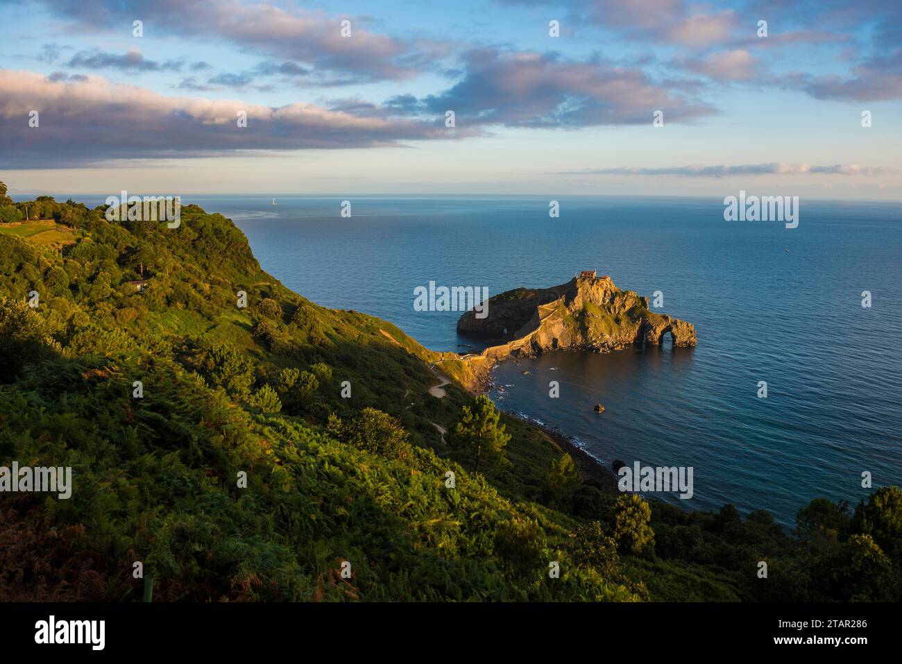 Chapel on an island and cliff, Church of San Juan de Gaztelugatxe ...