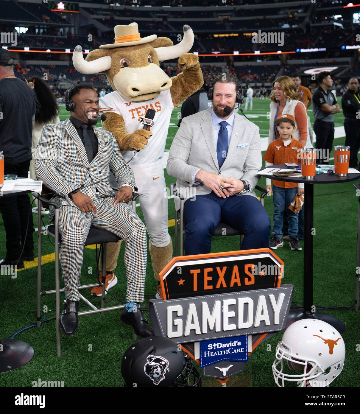 Arlington, Texas, USA. 2nd Dec, 2023. University of Texas 'HOOKEM ...