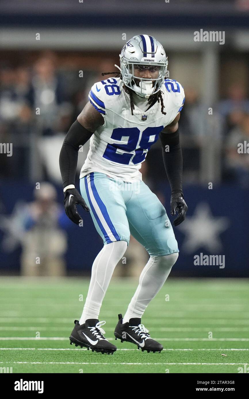 Dallas Cowboys safety Malik Hooker (28) watches the quarterback as he ...