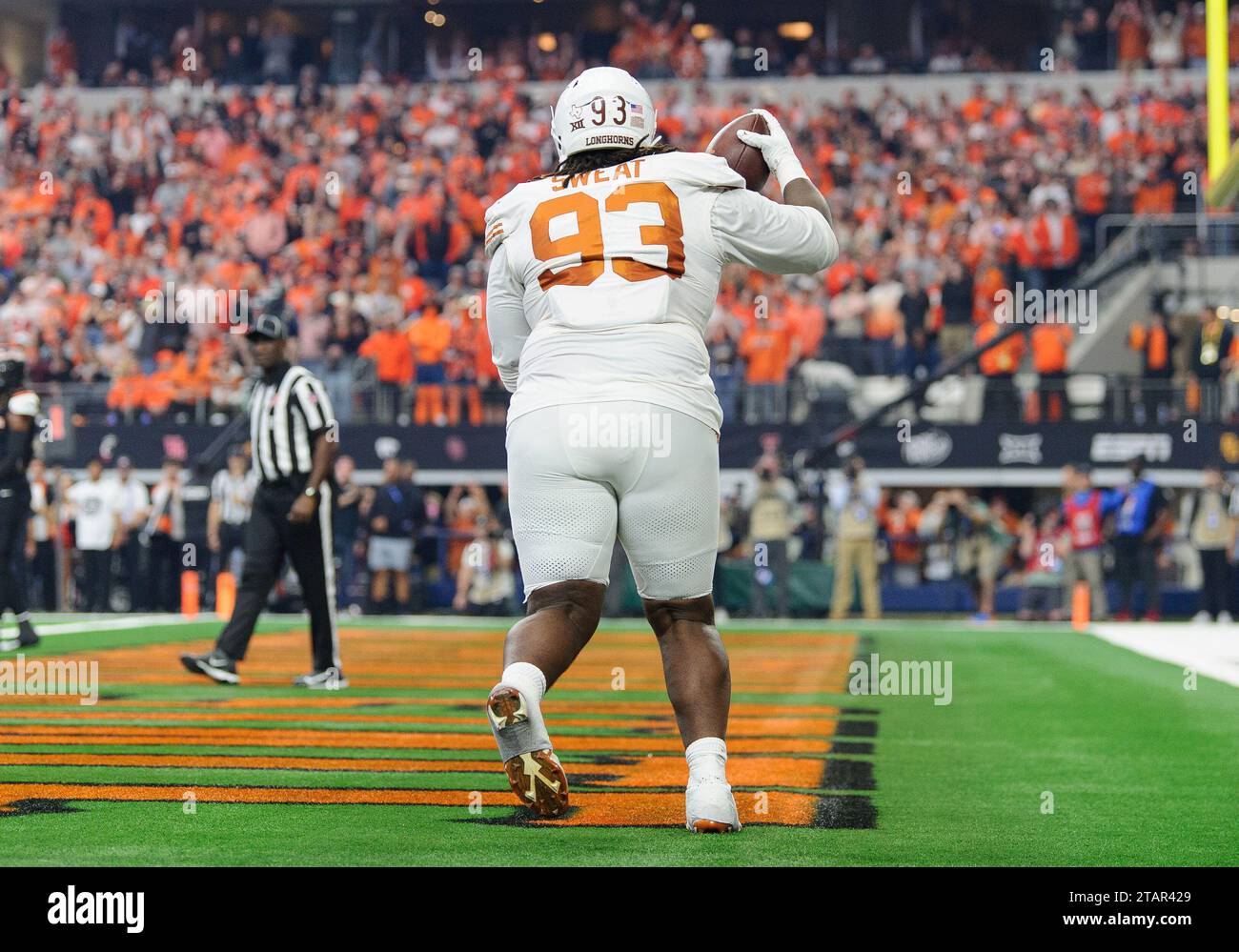 Arlington, Texas, USA. 2nd Dec, 2023. Texas Longhorns defensive lineman ...