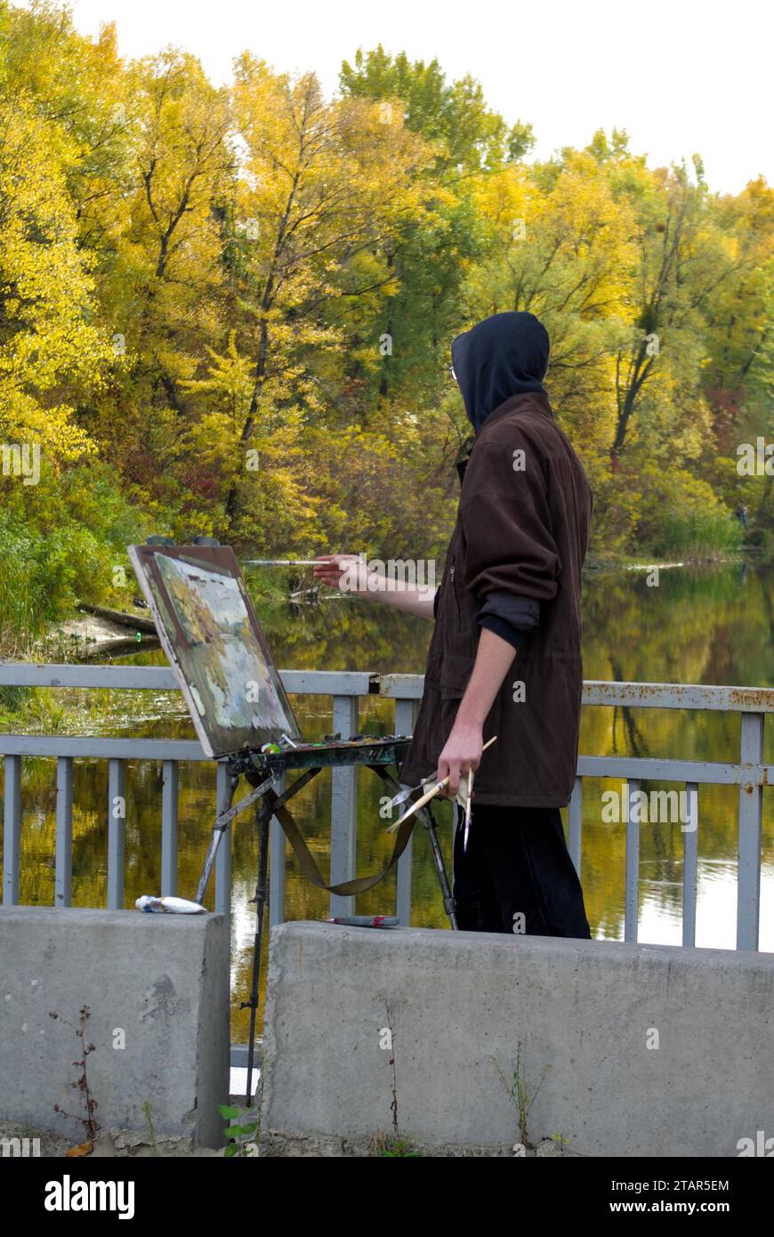 Man in nature painting hi-res stock photography and images - Alamy