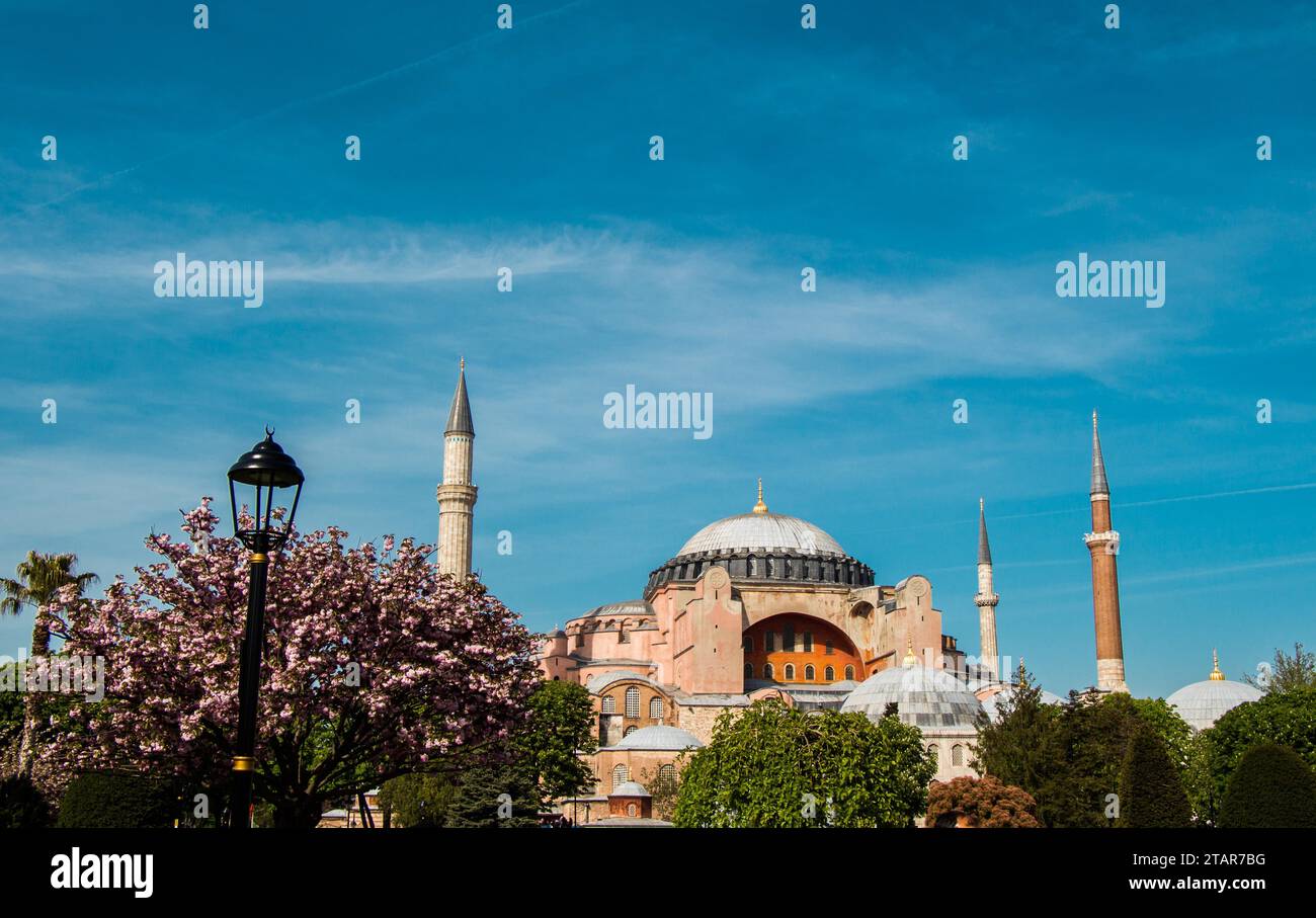 Hagia Sophia in Istanbul, the world famous monument of Byzantine ...