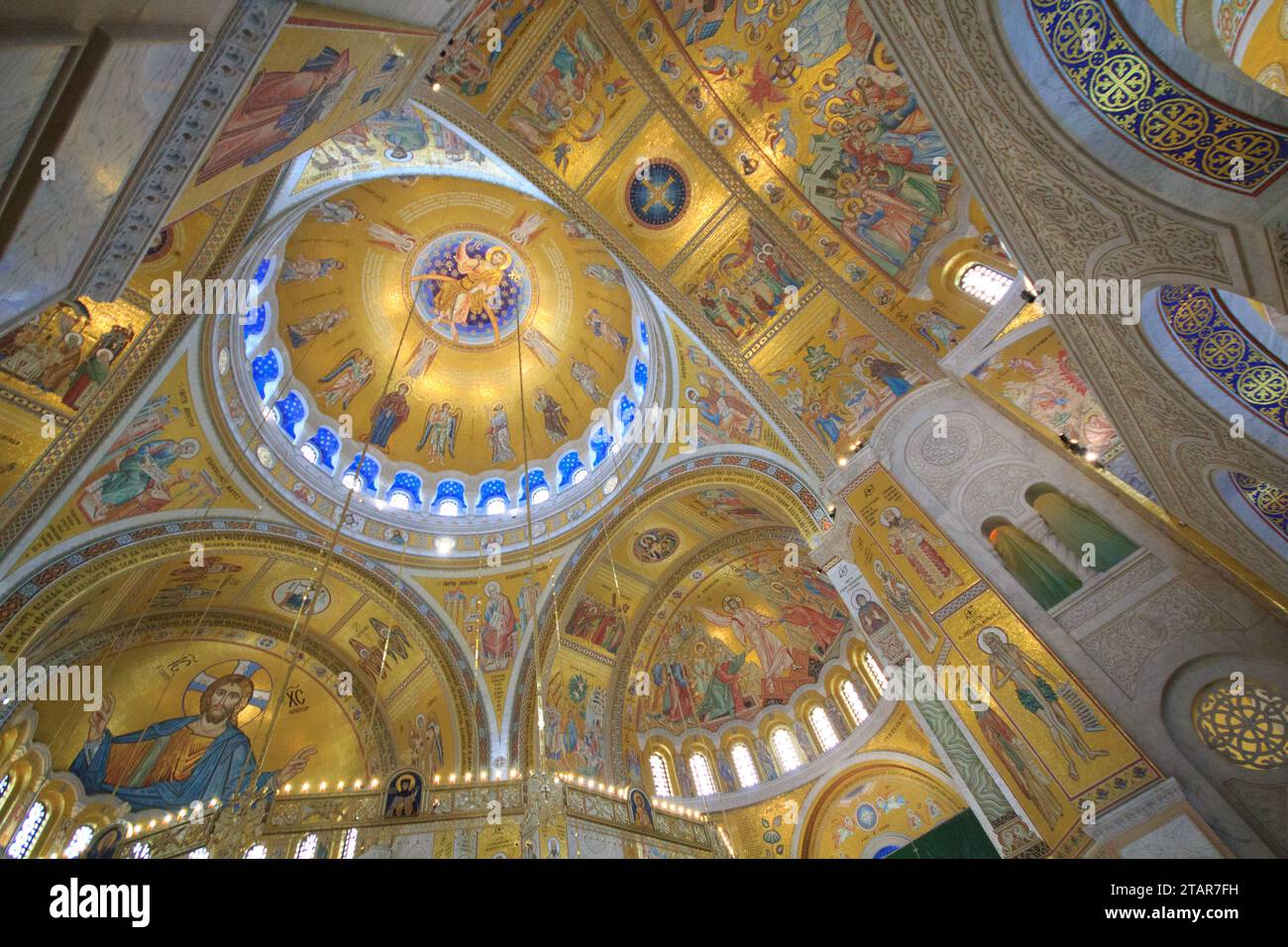 Temple of Saint Sava inside, golden mosaics, dome of the temple Stock ...
