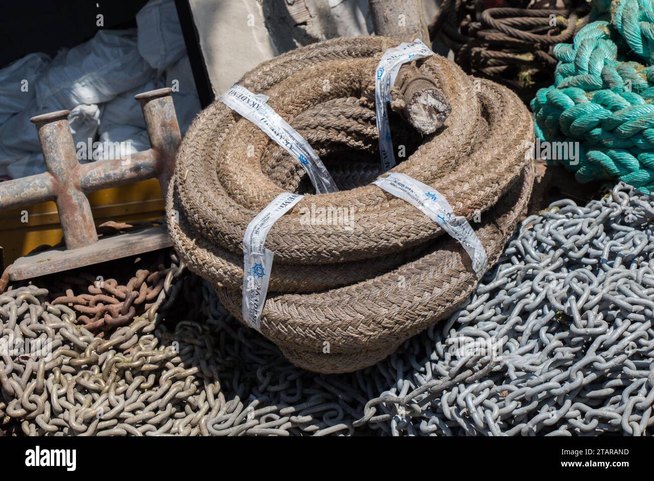 Plain brown roll hi-res stock photography and images - Alamy