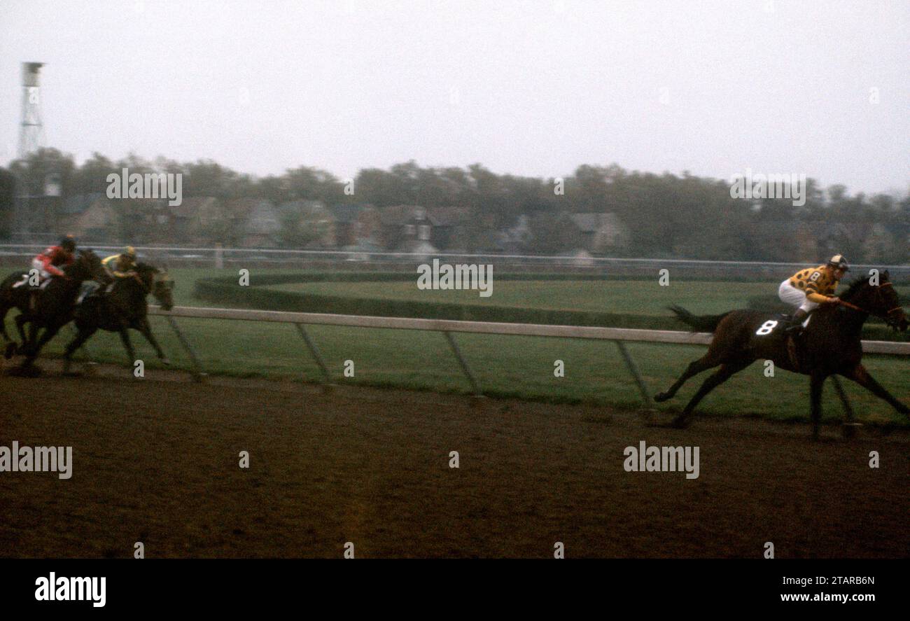 NEW YORK, NY - OCTOBER 1: Jockey Bill Hartack aboard Tudor Era #8 races ...